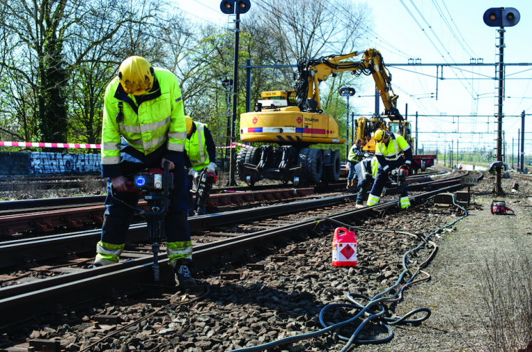 Huge investments needed to improve Dutch roads, railways - DutchNews.nl