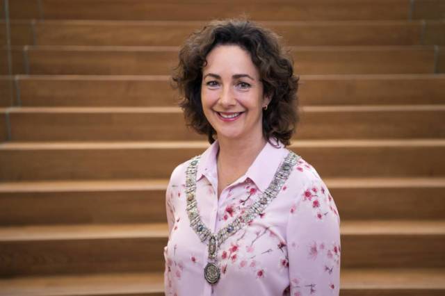 'Give more freedoms to young people,' says Amsterdam mayor - DutchNews.nl