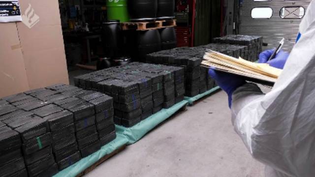Dutch police seize 2.5 tonnes of crystal meth in secret room - DutchNews.nl