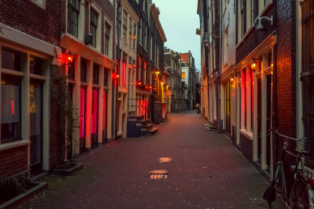 Turn off: Dutch red light window prostitution is disappearing ...