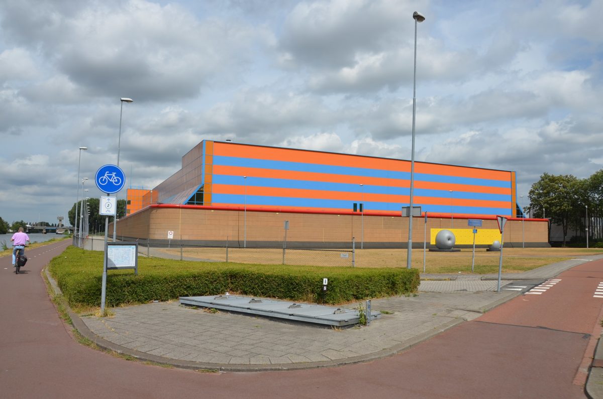 Prison lunch break: inmates protest against pandemic restrictions ...