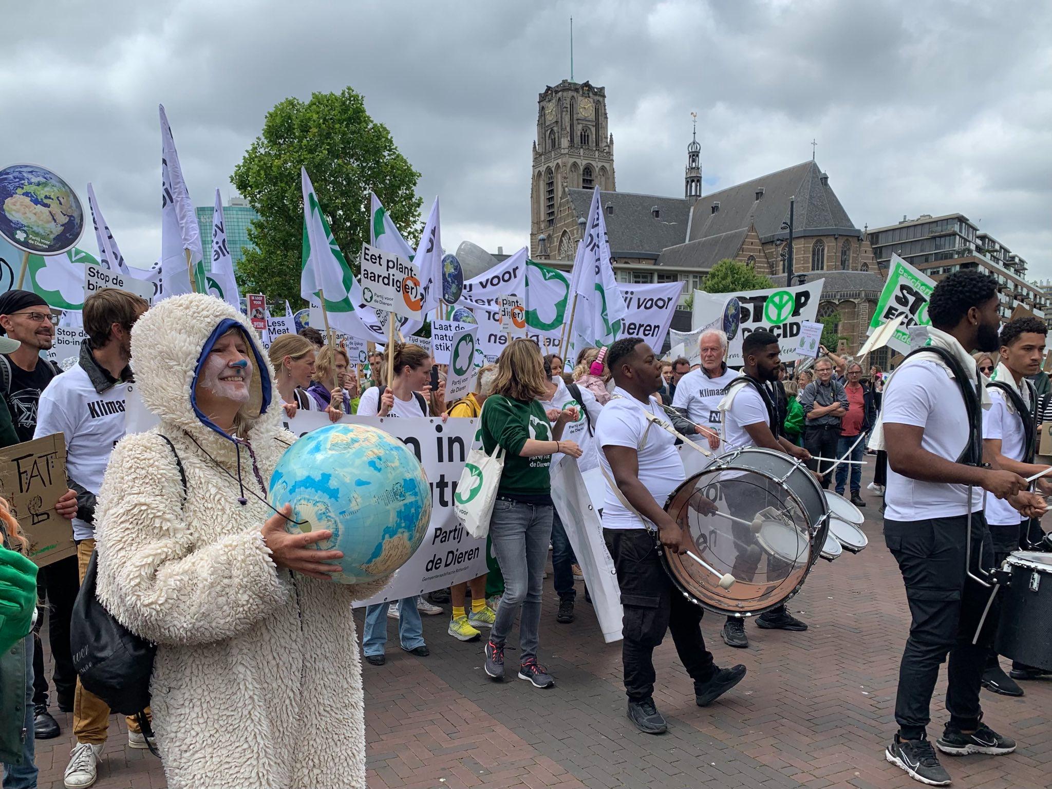 10,000 join Rotterdam climate march, call for more government action ...