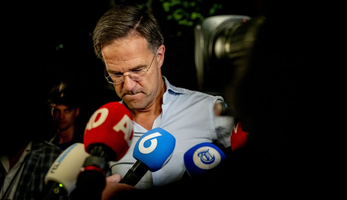 Dutch government collapses after asylum talks break down - DutchNews.nl