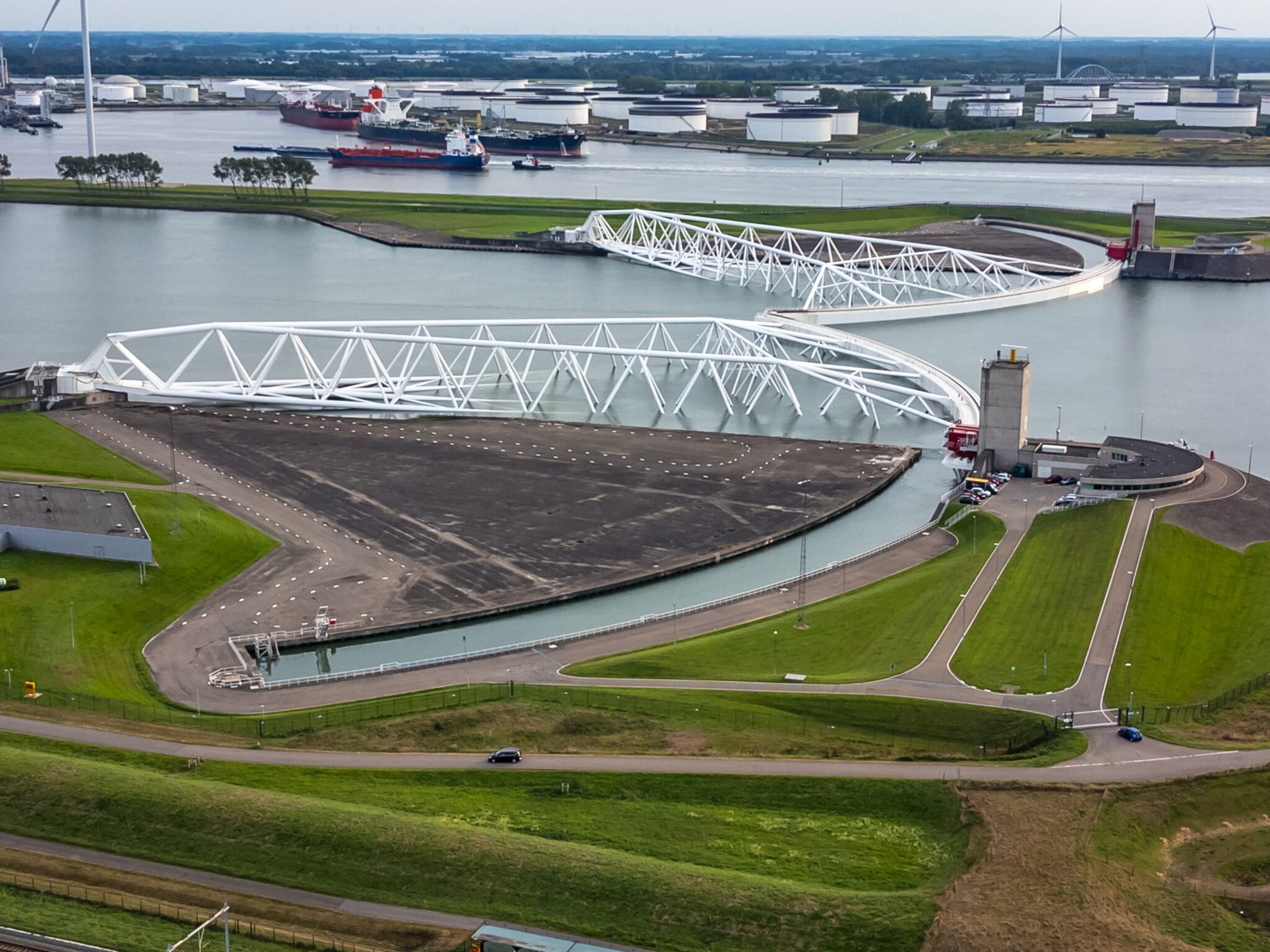 Rotterdam's massive storm surge barrier passes its annual test ...