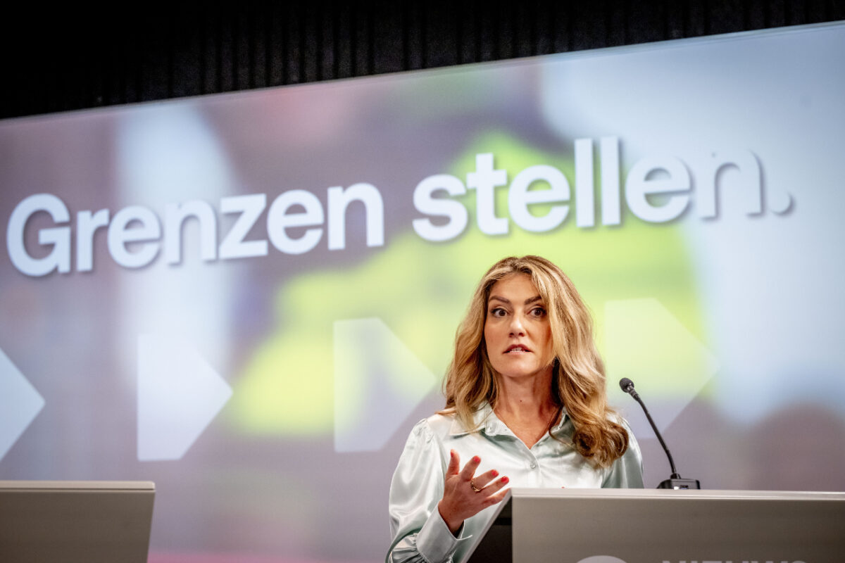 VVD manifesto focuses on immigration and cost of living - DutchNews.nl