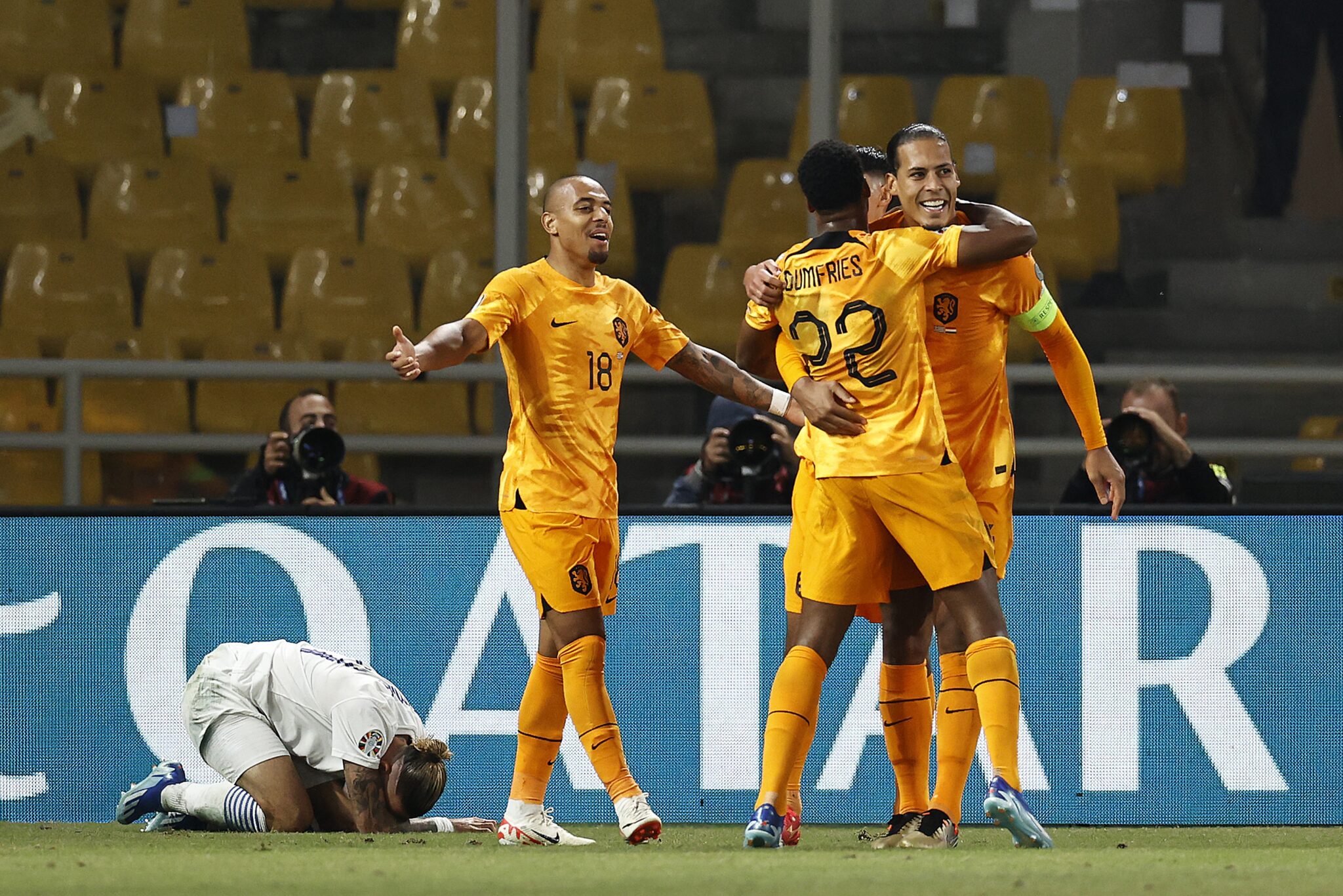 Greece 0-1 Netherlands: Van Dijk penalty salvages win for Oranje ...