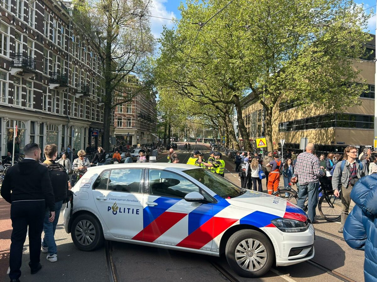 No masks, no sleeping at uni, protesting students are told - DutchNews.nl