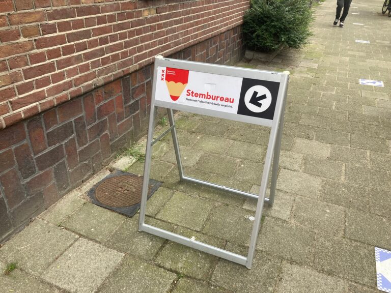 CDA inch ahead of GroenLinks-PvdA in latest election poll - DutchNews.nl