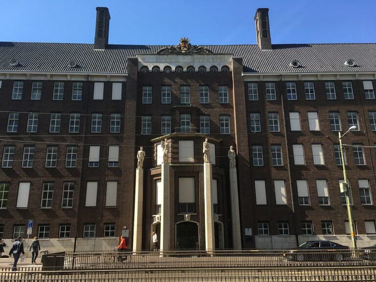 Dutch military intelligence warns of growing Russian threats - DutchNews.nl