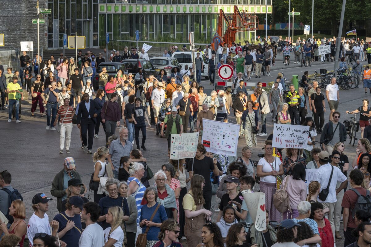 Early Dutch were dark-skinned and blue-eyed, dna research shows ...