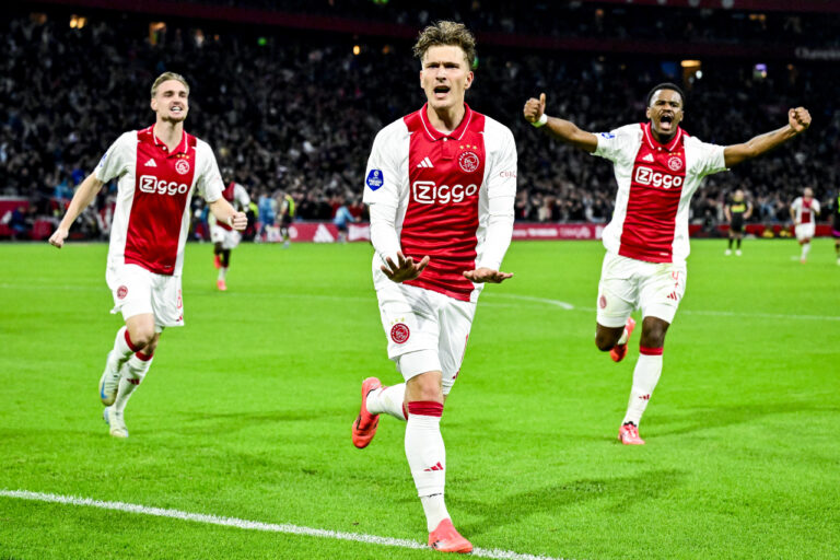 Ajax reignite title race as Godts seals comeback win against PSV ...