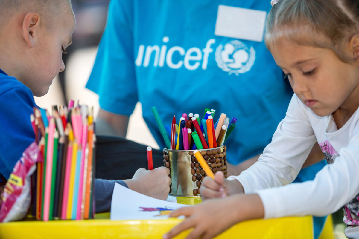 Klever told to restore link between development aid and GDP - DutchNews.nl