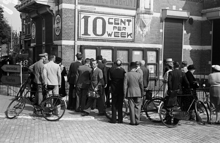 Iconic illegal photos made during World War II get Unesco status ...