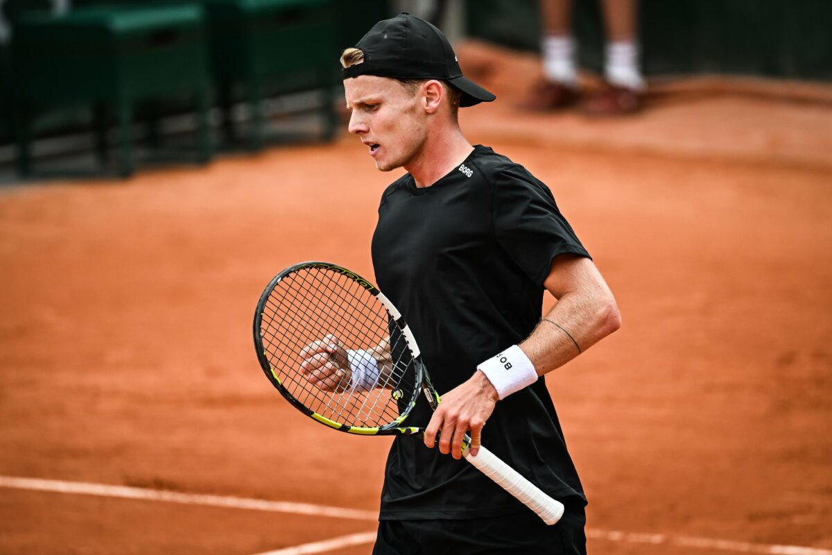 De Jong stages comeback to book French Open showdown with Zverev ...