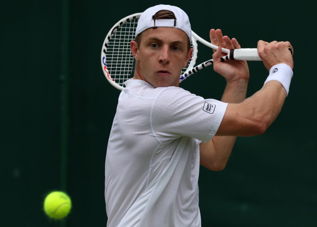 Griekspoor crashes out of Wimbledon with ”scandalous” defeat - DutchNews.nl
