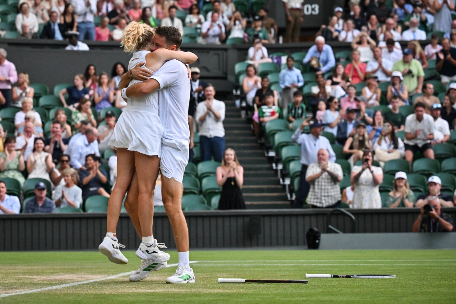 Sem Verbeek makes history with Wimbledon mixed doubles title - DutchNews.nl