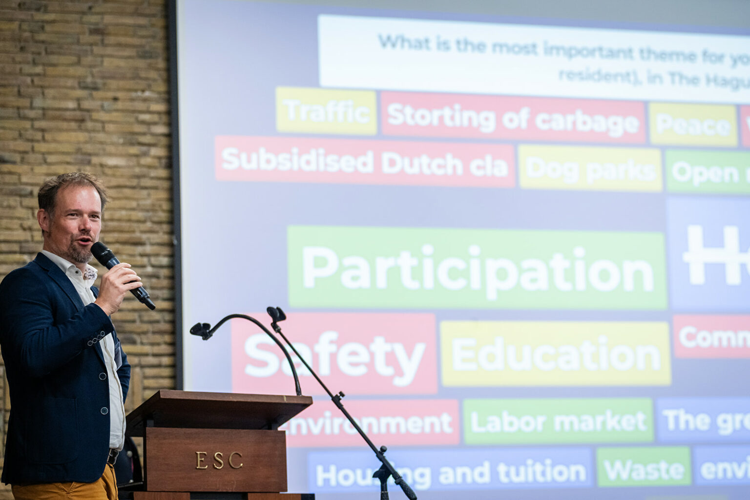 Turn off: Dutch red light window prostitution is disappearing ...