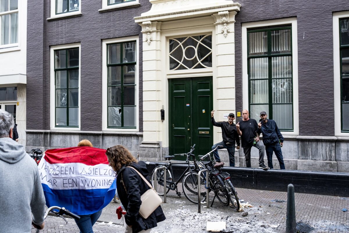 Riots in The Hague blended far right with football hooliganism ...