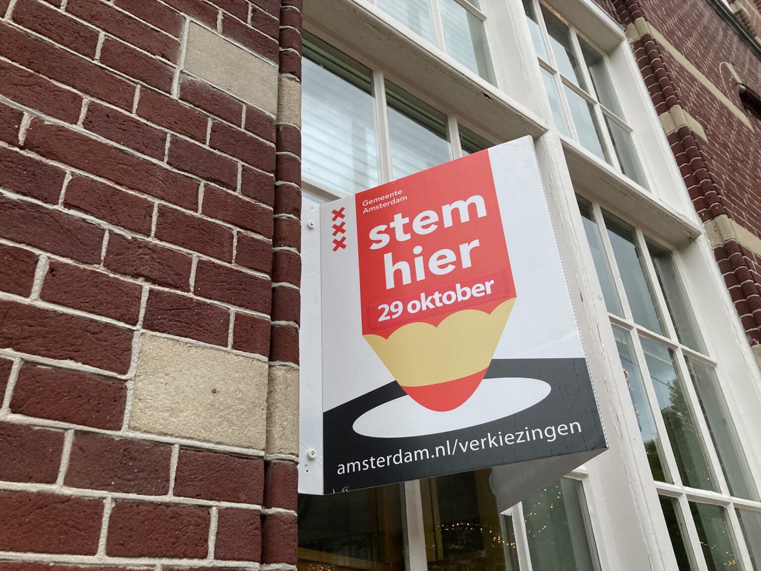 The big election issues: tax, income and the cost of living - DutchNews.nl