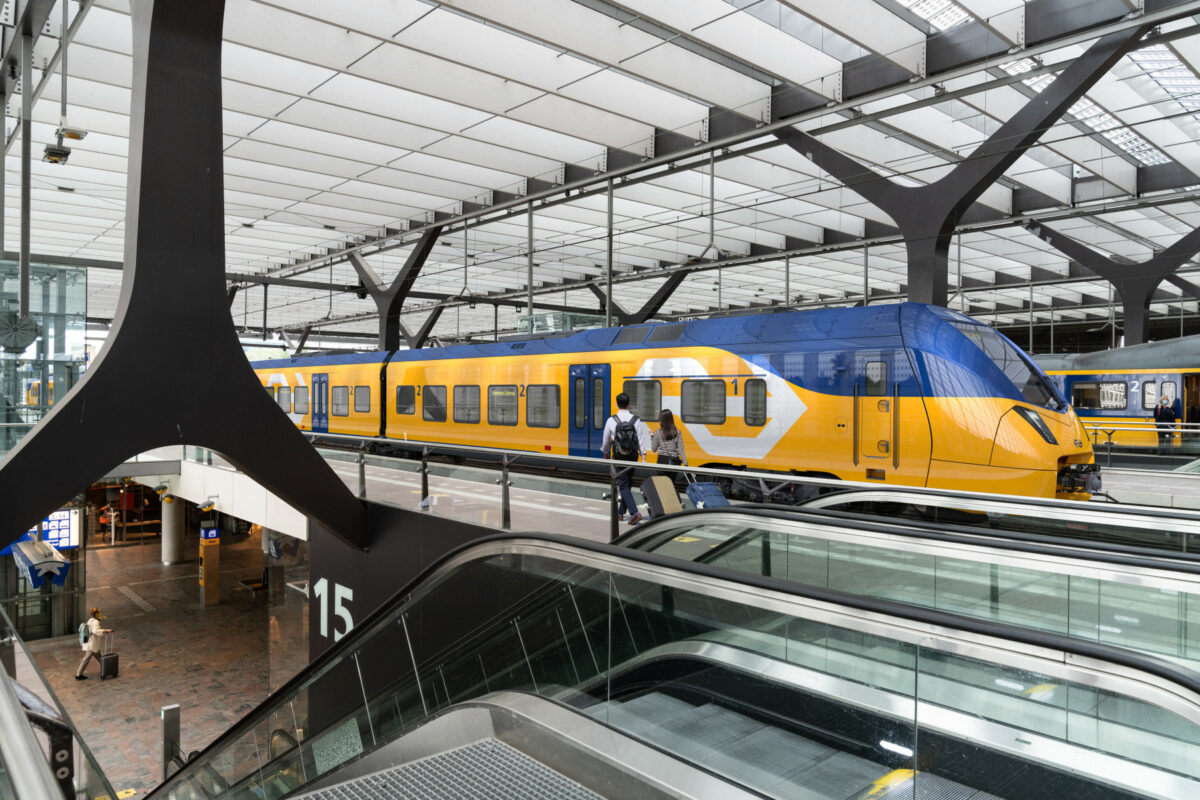 NS orders new generation of Sprinter trains in €400m deal - DutchNews.nl