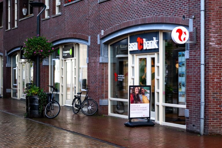 ASN Bank to cut up to 950 more jobs as reorganisation continues ...