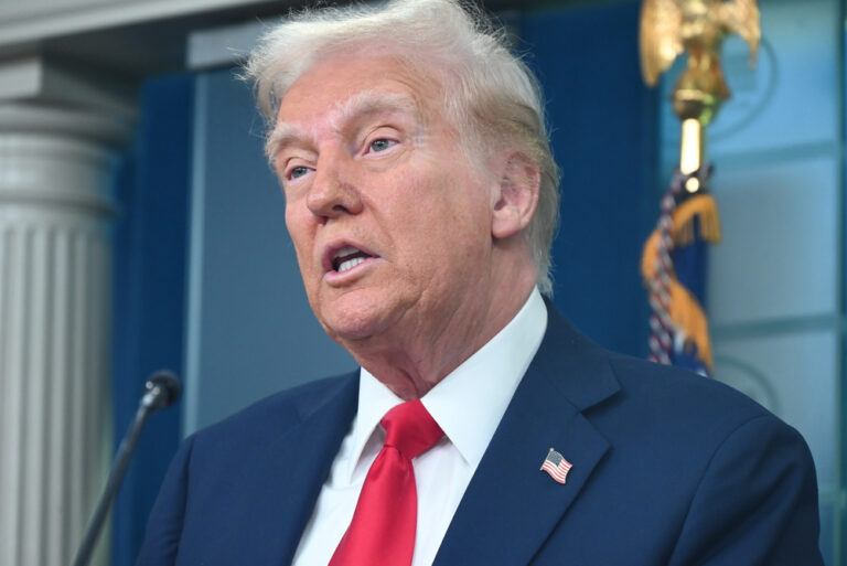 TV presenter Robert Jensen dies of cardiac arrest at 52 - DutchNews.nl