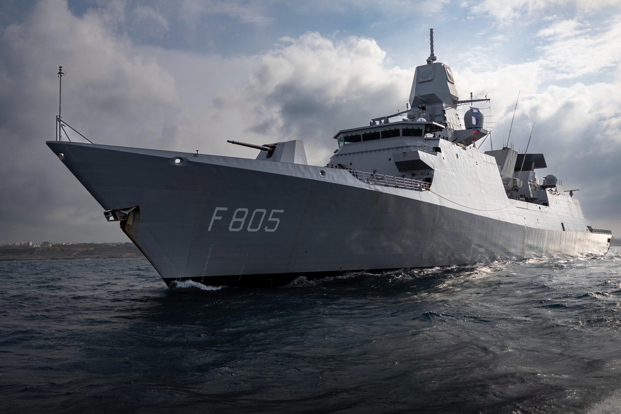 Dutch send air defence frigate to eastern Mediterranean - DutchNews.nl