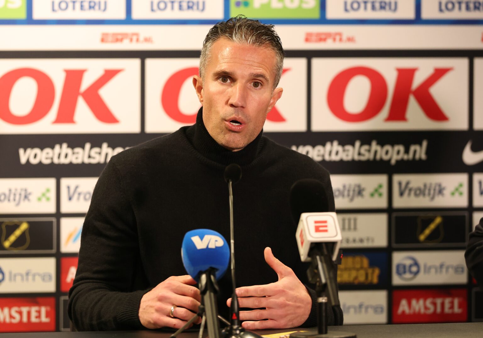Van Persie to stay on as Feyenoord boss despite poor run of form ...