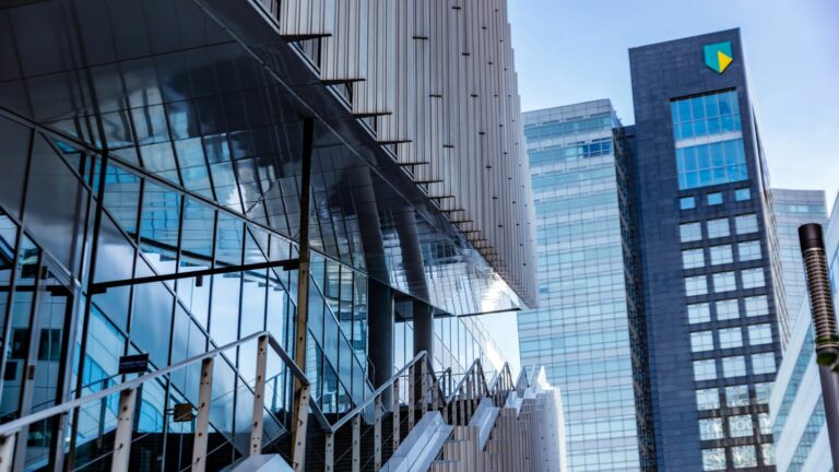 Major Dutch banks reverse crypto policies and back EU stablecoin ...
