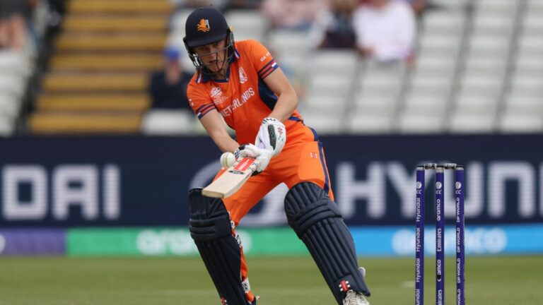 De Leede stars but Bangladesh edge Dutch women in World Cup - DutchNews.nl